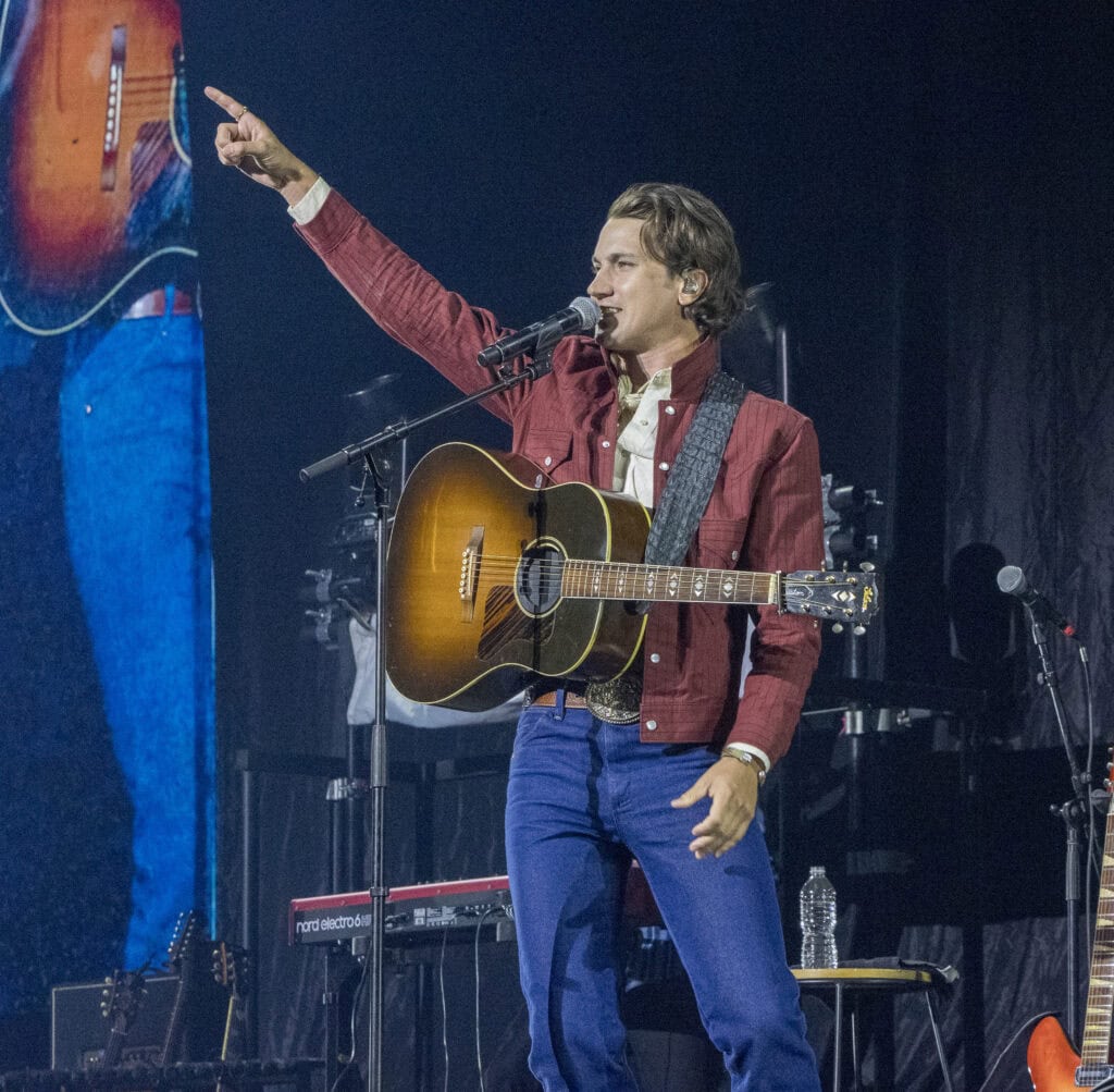 Lainey Wilson Brings Whirlwind Tour to Austin with Drake Milligan ...